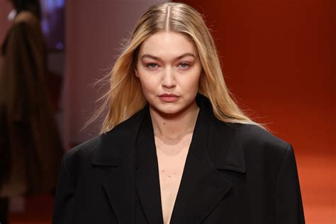 Bleach Blonde Hair With Dark Eyebrows