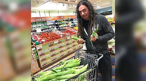 Korn Guitarist Shows Off Shopping Cart Full Of Corn