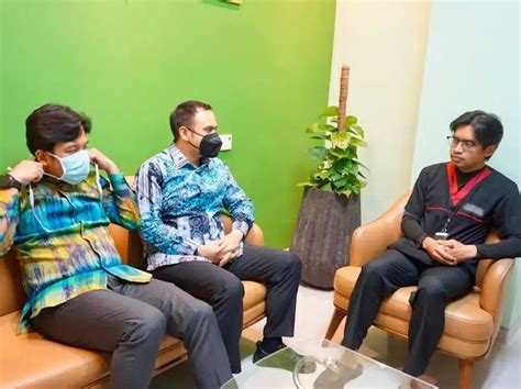 首相祈祷法依扎哈林 早日康复继足球生涯 Selangorkini 中文