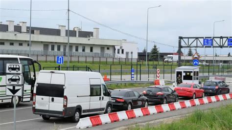У Львівській області чоловік підробив документи та спробував виїхати з