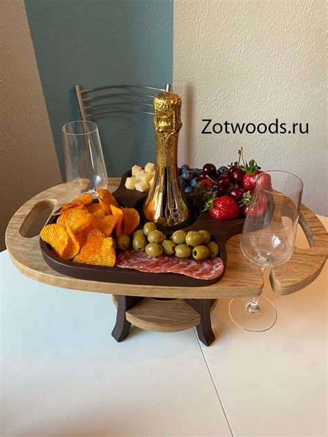 Купить винные столики для вина и бокалов из дерева - zotwoods.ru