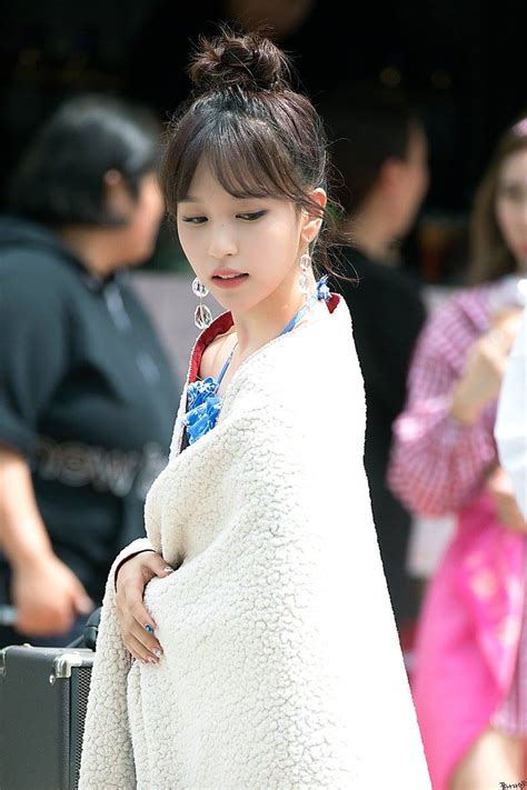 Mina In A Messy Bun 😍 Twice Myoui Mina 名井 南