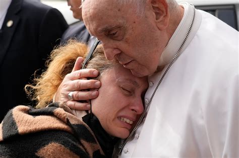 Pope Francis Priests May Bless Same Sex Couples But Not Marriage