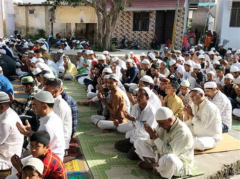 मस्जिदों और ईदगाहों की ड्रोन से की गई निगरानी नमाजियों की सुरक्षा में