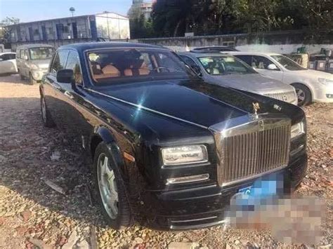 土豪1000萬買勞斯萊斯加長版，三年後想把車扔河裏？ 每日頭條