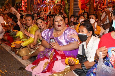 รูปภาพประกอบข่าว ค่ำคืนนวราตรี พิธีบูชาพระแม่อุมาเทวีสุดยิ่งใหญ่ รูปที่