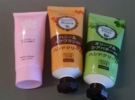 ダイソー100均のハンドクリーム、桜とハニーとオリーブのレビュー みちかけ