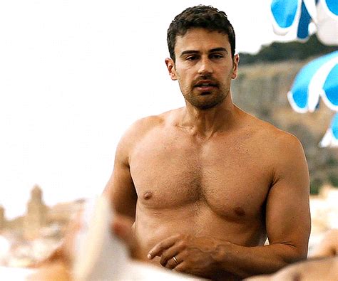 Theo James As Cameron Sullivan The White Lotus