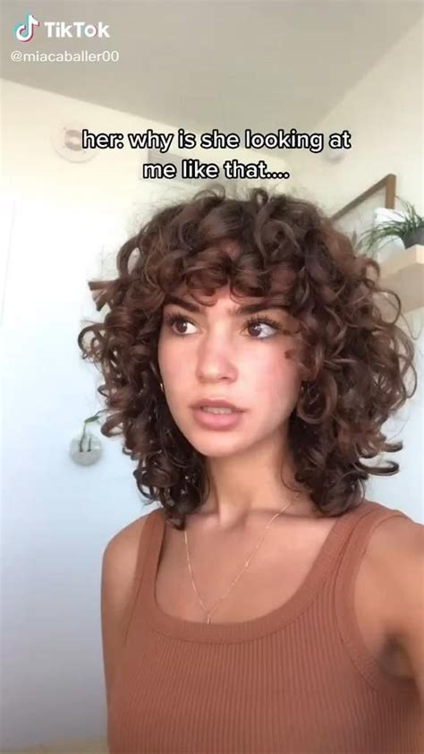 20 Short Haircuts For Women With Curly Hair Hairstyle Ideas Artofit