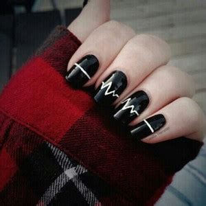 Diseños de uñas en BLANCO y NEGRO que se te verían increíbles Es la Moda