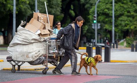 Crisis Tres De Cada Cuatro Familias Pobres Reducen Porciones O