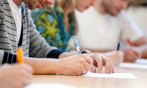 Soluciones a los Exámenes de EvAU 2018 Díaz Balaguer