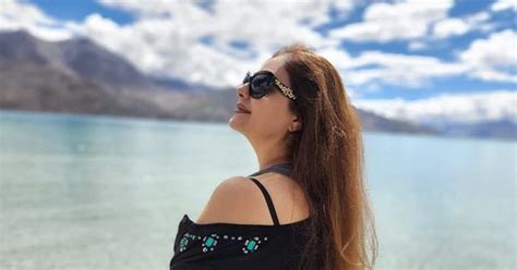 Ayesha Jhulka Bad Relationship With Akshay Kumar Actress Not Become Mother After 19 Years