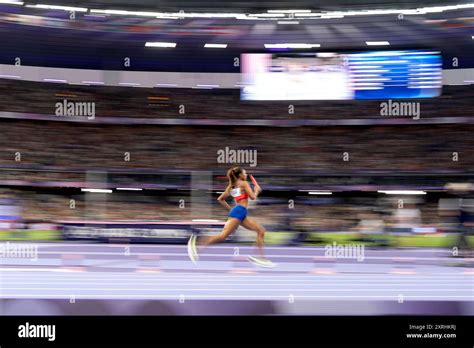 The United States Gabrielle Thomas Runs Her Leg Of The Womens 4 X 400