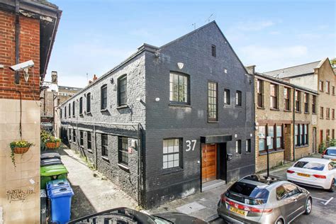 37 Coate Street Hackney Road London E2 9ag Anton Page
