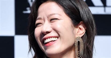 사진 전혜진 미소 가득