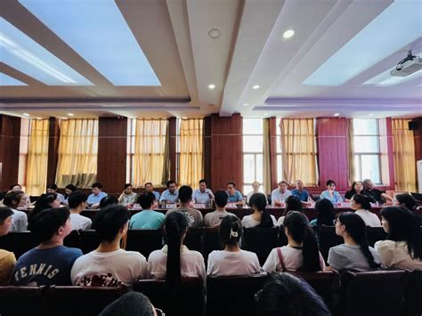 法学院举办2023级硕士研究生导师见面会