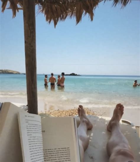 Andrew Keenan Bolgers Feet