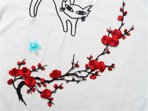 Delicate Embroidered Red Flower Applique Patchvintage Floral Etsy