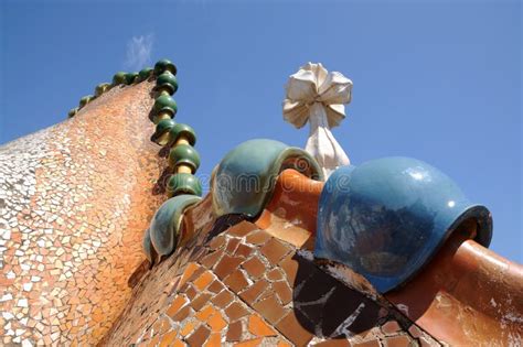De Details Van Het Dak Van Casa Batllo Barcelona Redactionele Foto