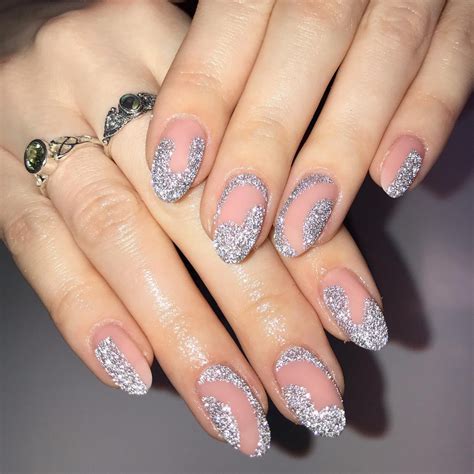 13 Beautiful Silver Glitter Nails Perfect For Every Occasion