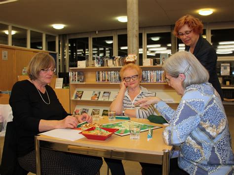 15 Teilnehmende am Scrabble Abend in der Mediothek Dällikon Scrabble Info