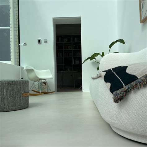 Microcement Floor Installation Surrey Signature Walls