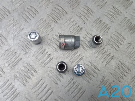 KE40989951 Nissan гайка колісна (Литой диск, Секретки)