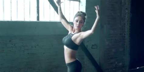 Anahí Una Sexy Bailarina En El Video De Amnesia