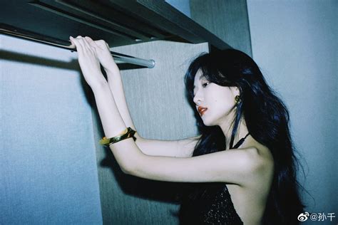 China Entertainment News Backstage Shots Of Sun Qian