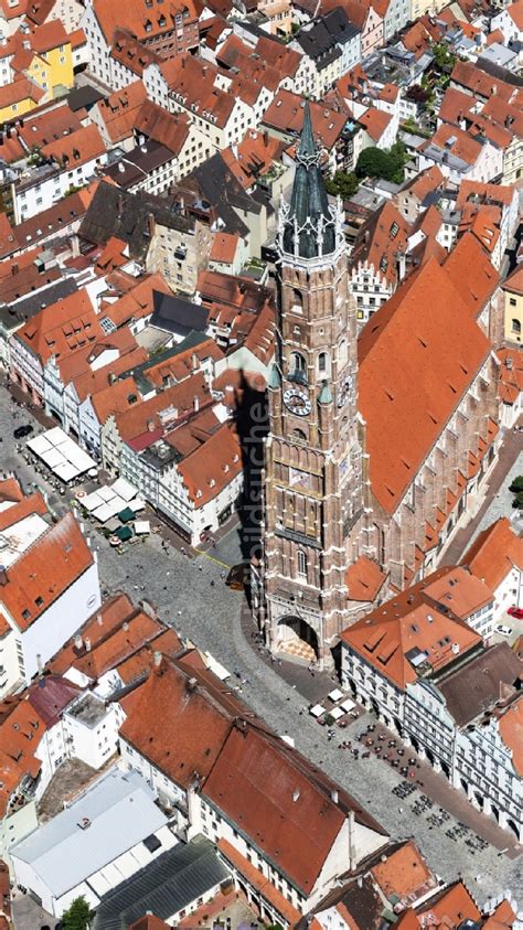Luftaufnahme Landshut Kirchengebäude der Stiftsbasilika Sankt Martin