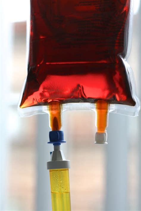 De Flessen Van De Infusie Stock Foto Image Of Injectie 25251466