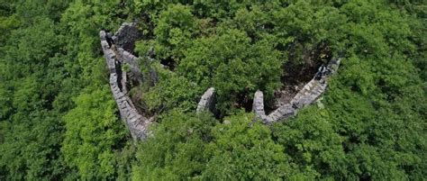 襄阳新发现一座大型山寨 文化 凤山村 寨内