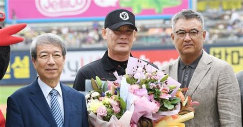 포토 김병주 심판 역대 4번째 2500경기 출장 시상식 조선일보
