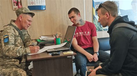 Мобілізація в Україні чи можуть громадяни перевіряти документи у