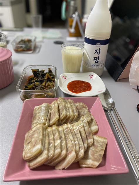 도비는 지평 넘어까지 뛰고 왔어 편육은 그냥 먹을 순 없잖아 ㅜㅜ 편육과 막걸리