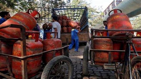 Lpg Gas Cylinder Price एलपीजी सिलेंडर की कीमतों में भारी कटौती आज से