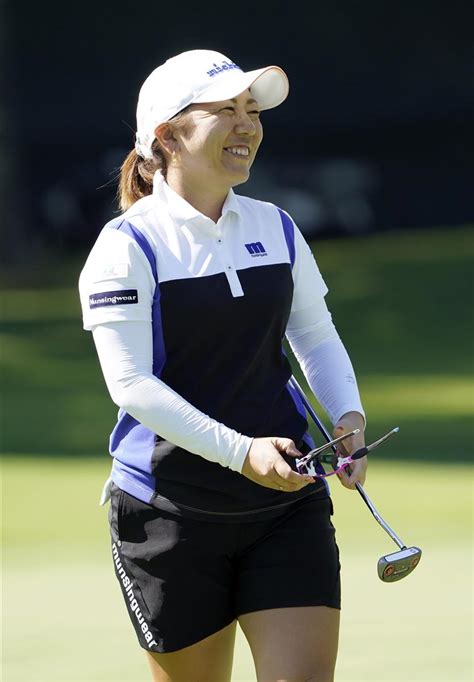 4アンダーでホールアウトし、笑顔を見せる宮里美香｜西郷真央、後半“ど～ん”と上昇 写真311｜sanspocom（サンスポ）