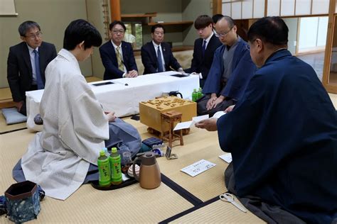 渡辺の封じ手は6六角 将棋王位戦第3局2日目始まる：北海道新聞デジタル