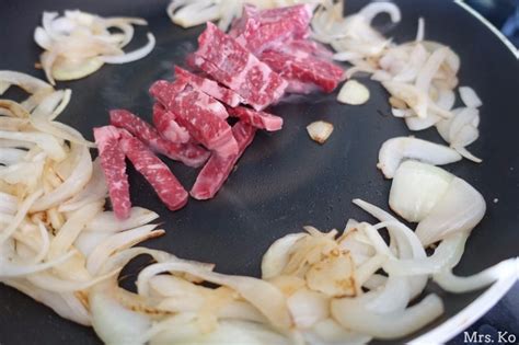 필리 치즈 스테이크 샌드위치 Philly Cheesesteak Sandwich