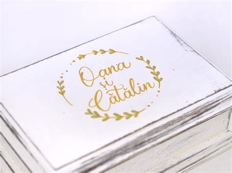 Cutie Verighete Pictata Manual Personalizata Cu Numele Mirilor Green