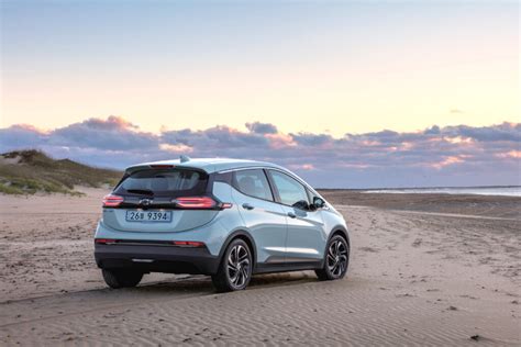 전기차 지금 사는 건 좀 하이브리드 차량을 구매해야 하는 이유가 이것 때문에 리포테라