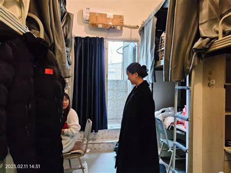 走访送温情，关怀暖人心，学工系统老师们下寝慰问返校学生 ⋅ 国际标榜新闻and专栏
