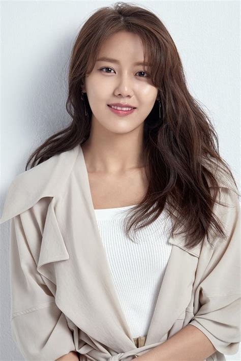Shin Hye Jeong ფილმები სერიალები ფილმოგრაფია ბიოგრაფია Gemovie