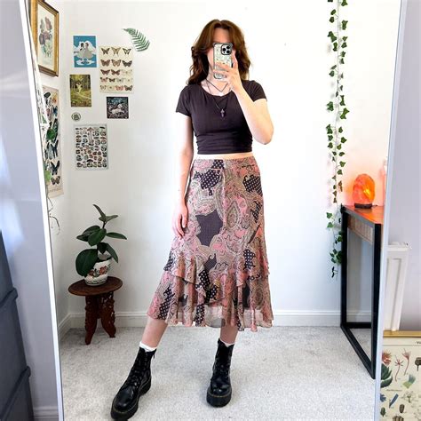 Beautiful Vintage Brown And Pink Paisley Print 2 Depop
