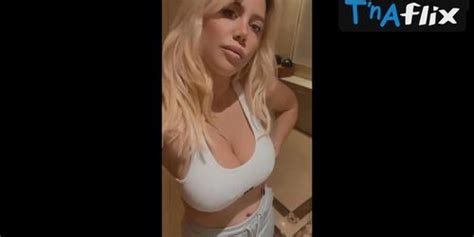 Wanda Nara Breasts Underwear Scene In Wanda Nara Cant Stop Showing Off Her Big Boobs Tnaflix Com