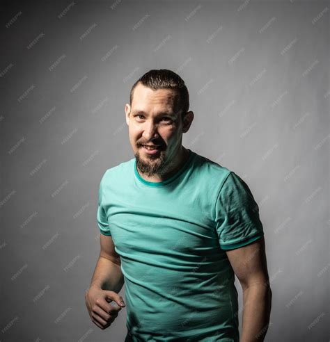 Premium Photo Fight Studio Shot Boxing Combat Man Serious Bearded