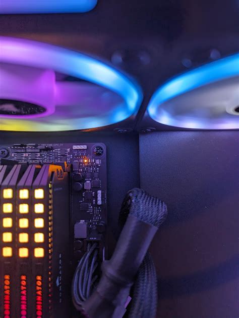 Wtf Is Up With This Yellow Light R Pcbuild