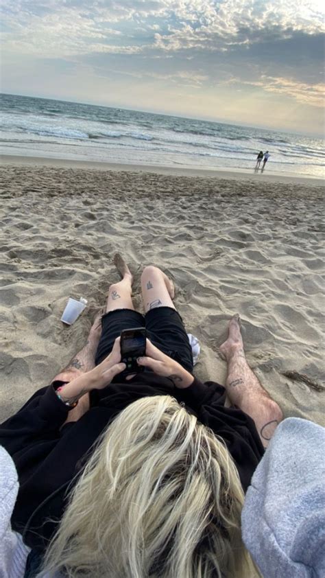 Laura Les Feet