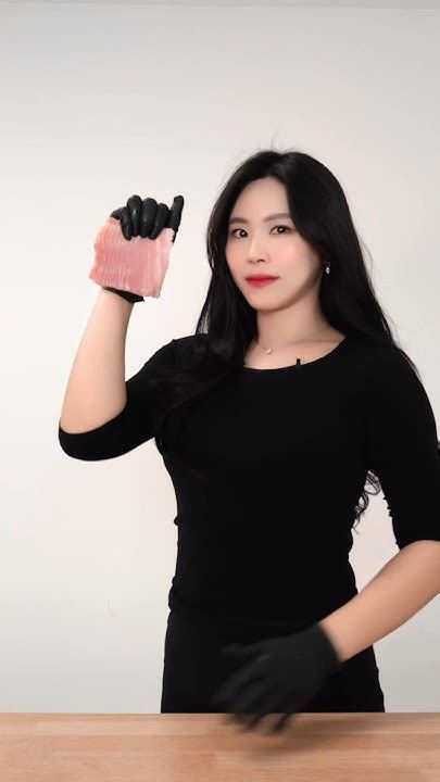 슬라이스햄과 모짜렐라 치즈를 얹은 햄치즈퀘사디아😎 Youtube
